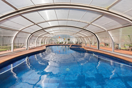 Splash around this winter – Heated Pools at Discovery Parks. - LetsGoKids